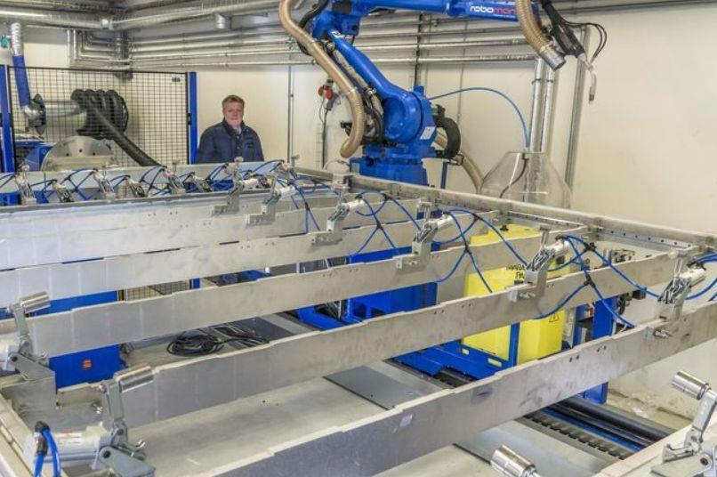 New welding robot for bigger freezers | News | World Fishing